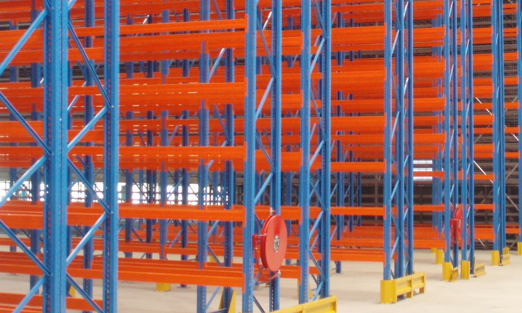 Fixed Pallet Racks with Staggered Yokes: The Solution for NedTrain | stow Australia